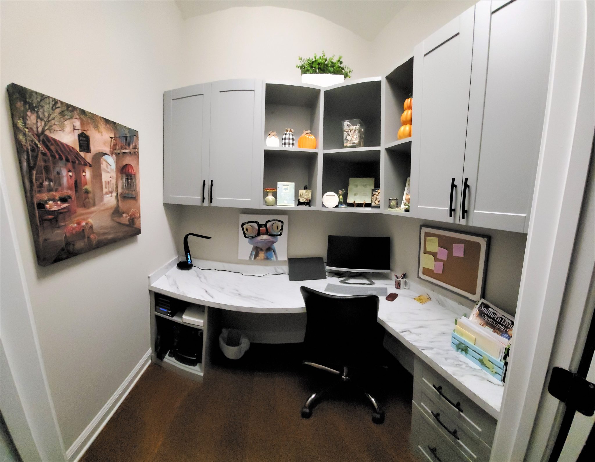 Full Office in Tiny Space! – More Space Place